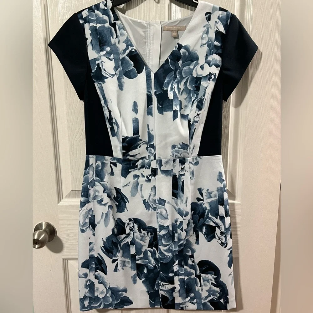 Banana Republic | Dresses | Banana Republic Womens Vneck White And Blue ...